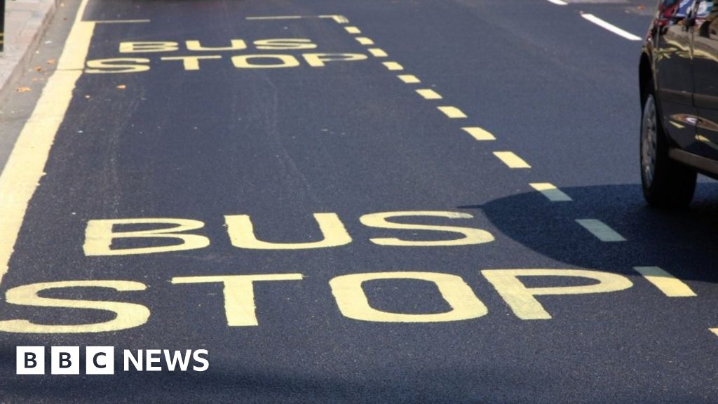 Bristol: New cross-city routes announced by bus operator - BBC News