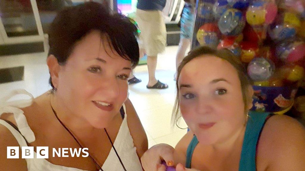 Natalie Shotter's mother says daughter's killer has no remorse - BBC News