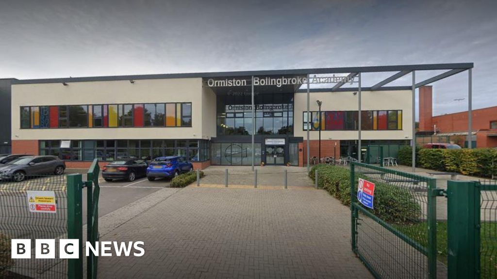 Runcorn school pupils to have mobile phones locked in boxes