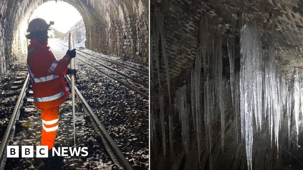 Carlisle to Settle train removes dangerous icicles in tunnel - BBC News