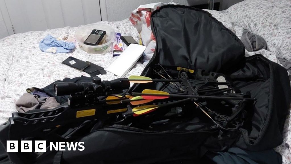Police Seize Drugs Cash And Crossbow In Coventry Search
