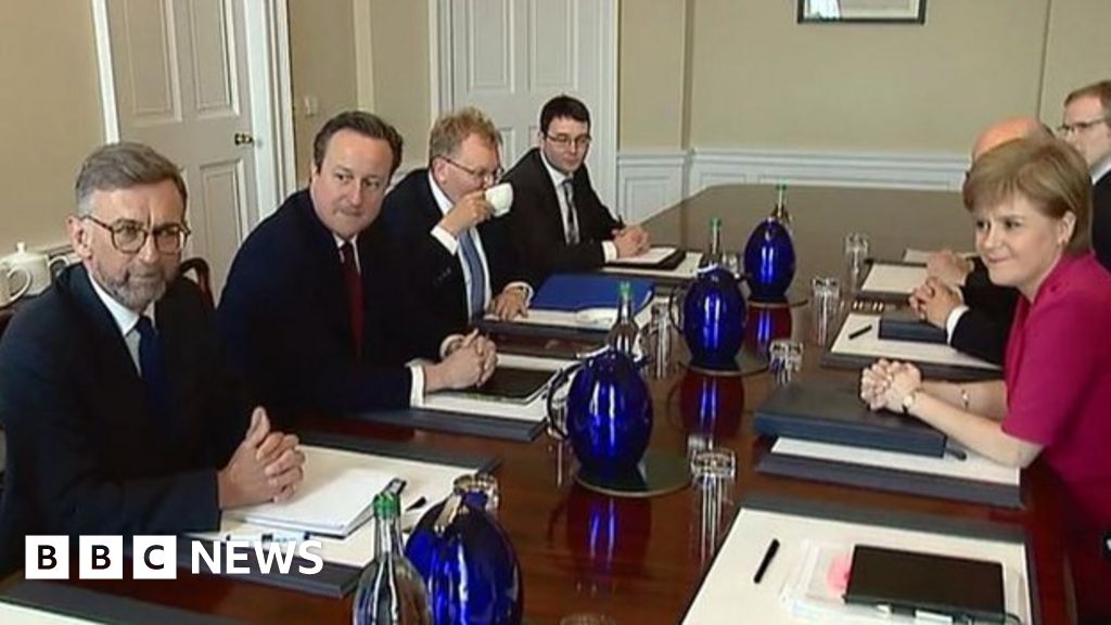 Scotland Office minister Lord Dunlop denies poll tax accusation - BBC News