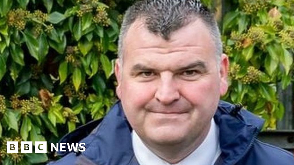 Storm Arwen: Tributes after Francis Lagan killed by falling tree - BBC News