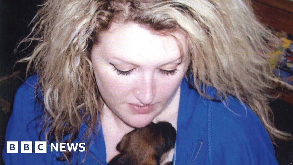 Kate Stamp death: Coroner warns NHS of Clozapine side effects - BBC News