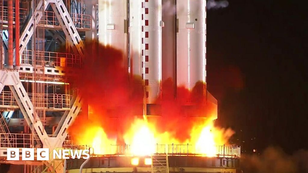 Blast off for China's second trial space station - BBC News