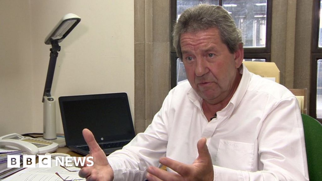 Sheppey MP Gordon Henderson suffers bonfire explosion flashbacks - BBC News