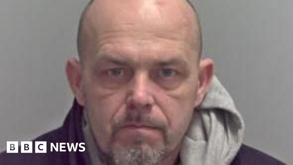'Violent' Lowestoft man jailed for coercive behaviour