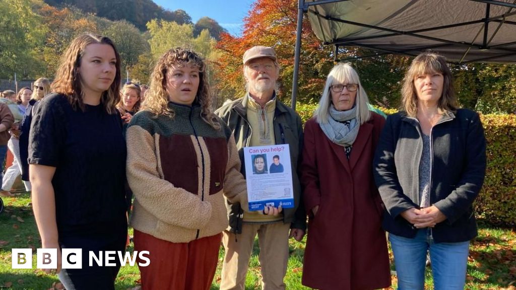 Lindsay Rimer's family thank community 30 years on from murder - BBC News