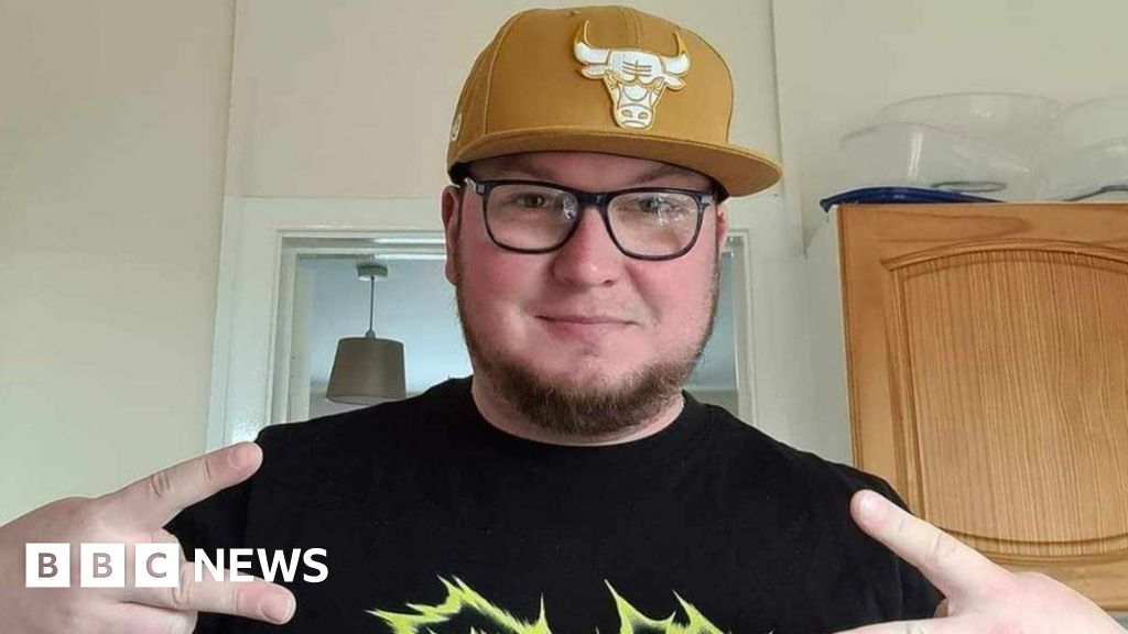 M27 crash: Tributes to 'one in a million' lorry driver