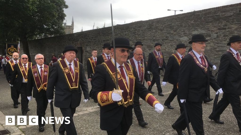 Apprentice Boys: Thousands mark Derry parade
