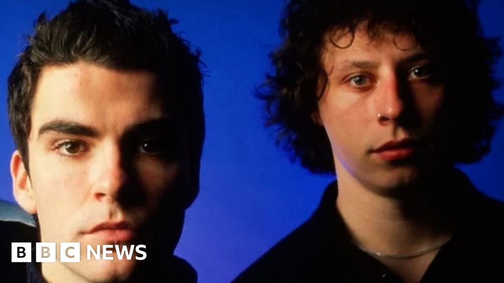 Stereophonics' Kelly Jones: Stuart Cable like a big brother - BBC News