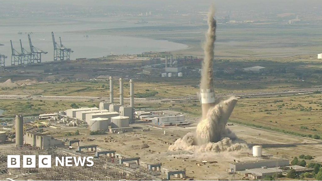 Chimney demolished at Kent's Grain A power station - BBC News