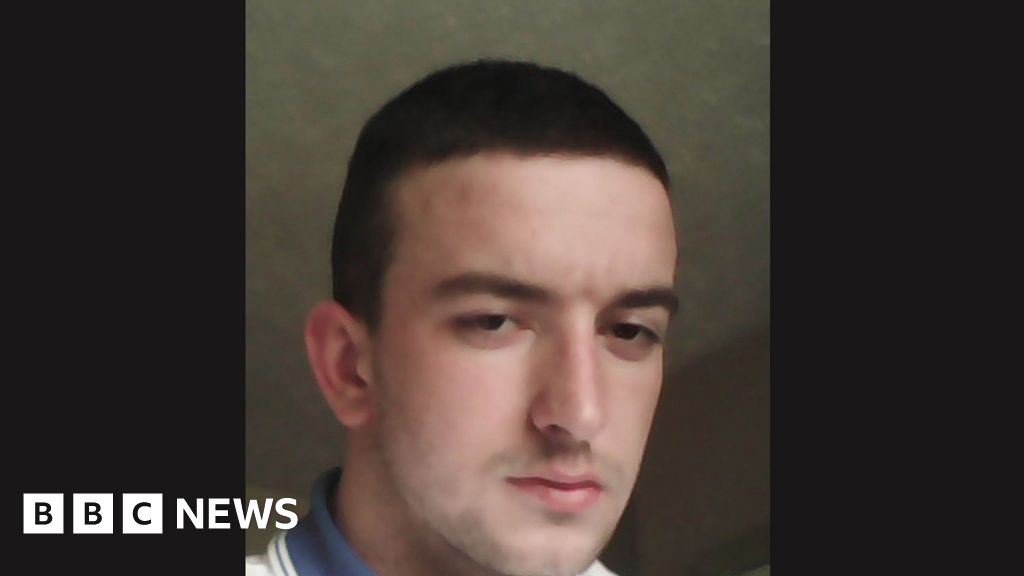 Bodybuilder's 'chop up' threat to police - BBC News