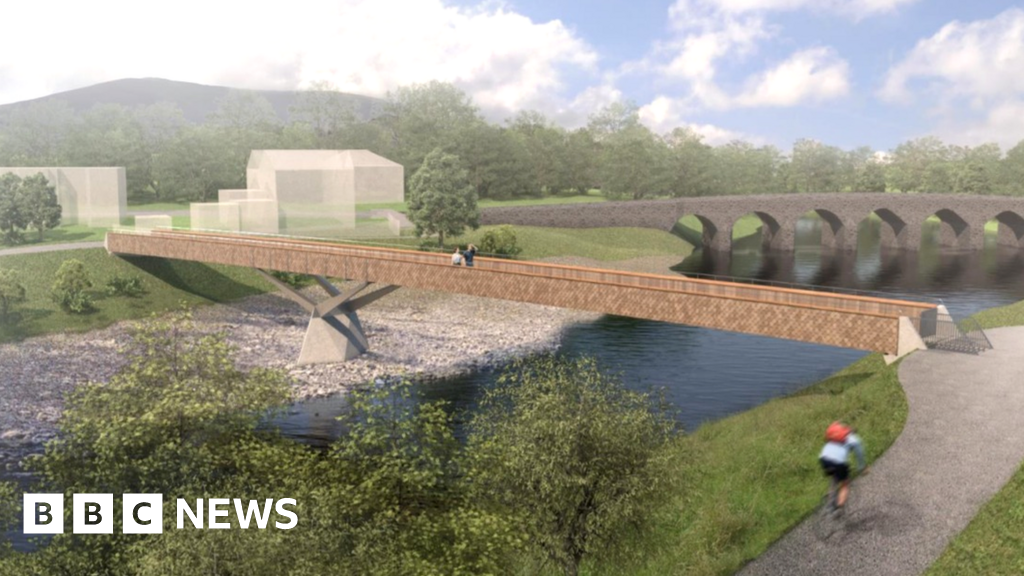 Abergavenny footbridge 'once-in-a-lifetime opportunity' - BBC News