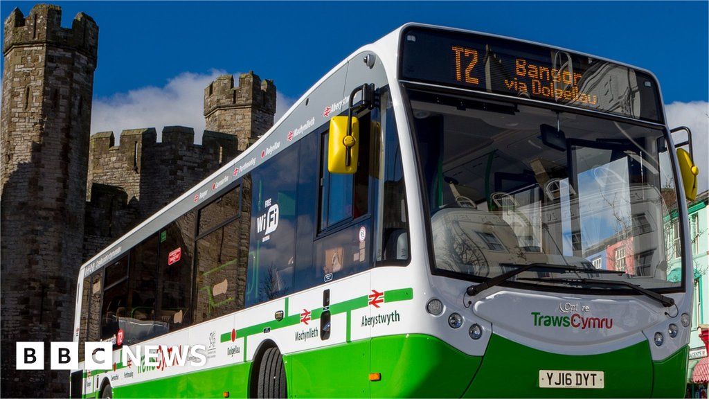 TrawsCymru long-distance bus ticket aims to boost tourism - BBC News