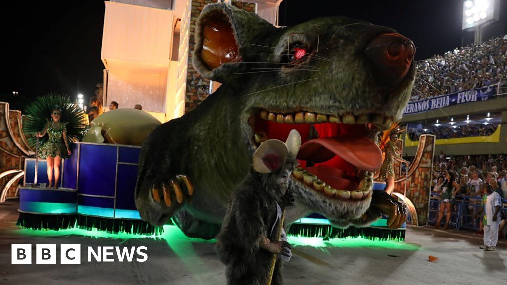 Rio Carnival: Evil rat stars in winning political parade - BBC News