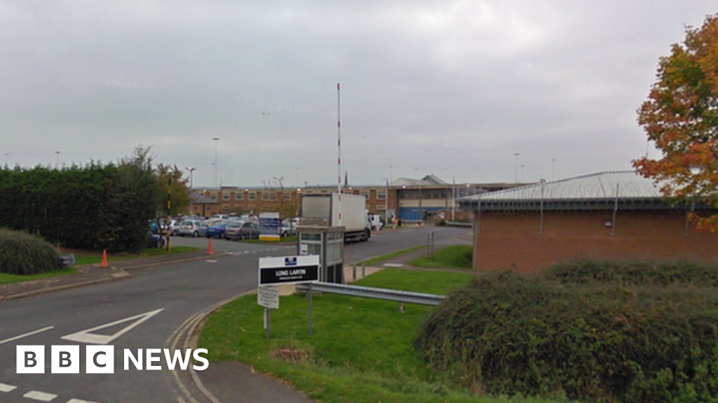 Long Lartin prisoner killed inmate with fish tank rock - BBC News