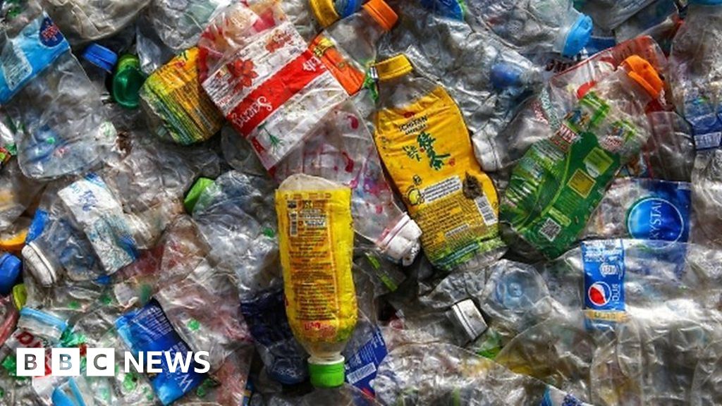 Plastic pollution: Could a year's waste circle the Earth four times ...