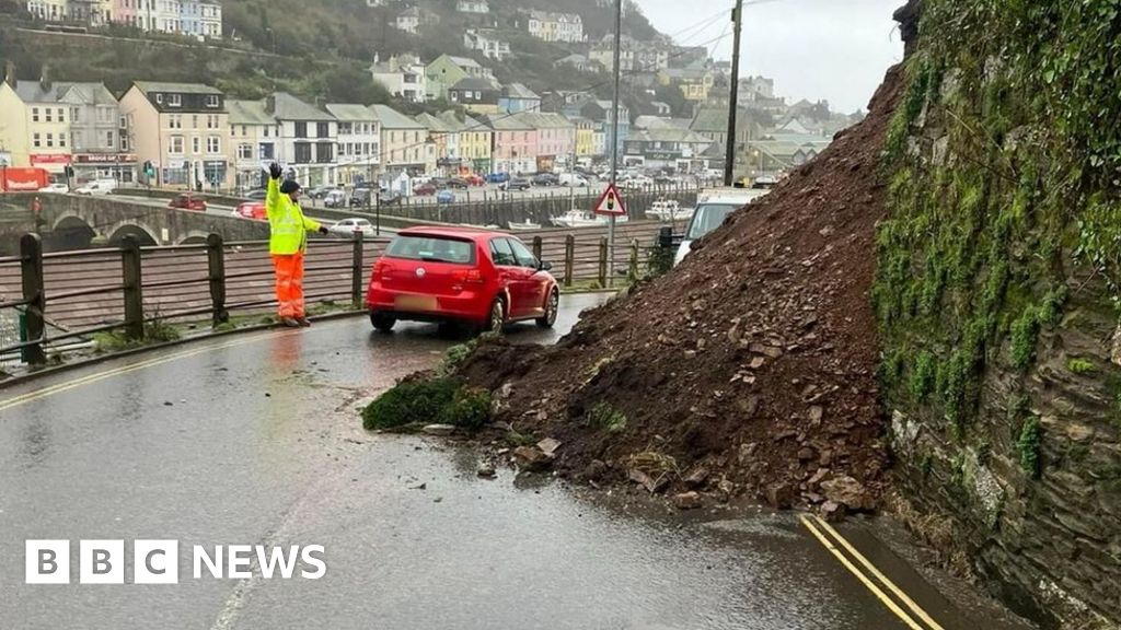 Emergency repairs after landslip on Looe road