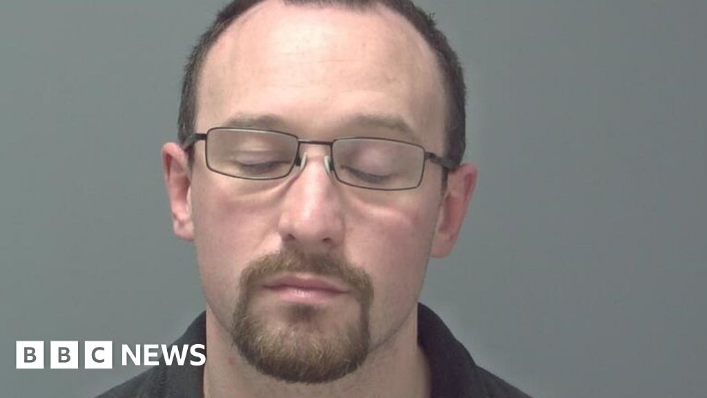 Ex-Suffolk Police officer jailed over fake cocaine wraps - BBC News