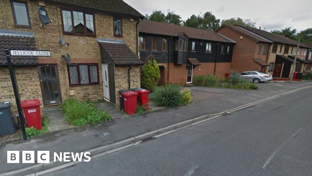 Warren Duke stab death: Man charged with Christmas Eve murder - BBC News