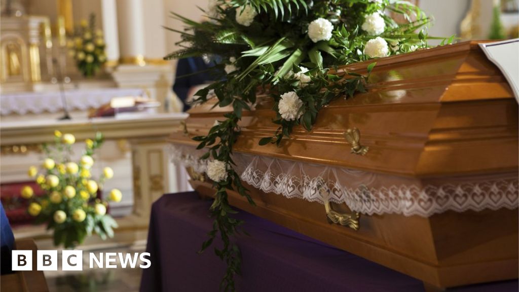 Action promised over 'funeral poverty' - BBC News