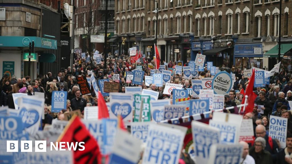 NHS protest: Tens of thousands march against 'hospital cuts' - BBC News