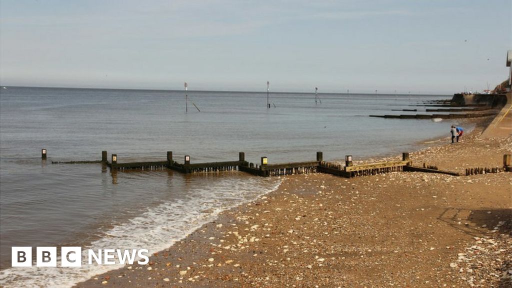 Police investigating after body found on Hunstanton beach