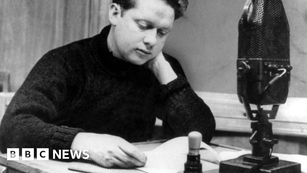 Celebrations held for International Dylan Thomas Day - BBC News