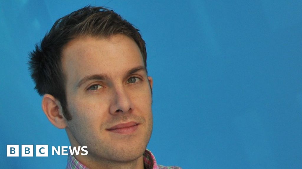 The salesman who could afford a Ferrari when he was 24 - BBC News