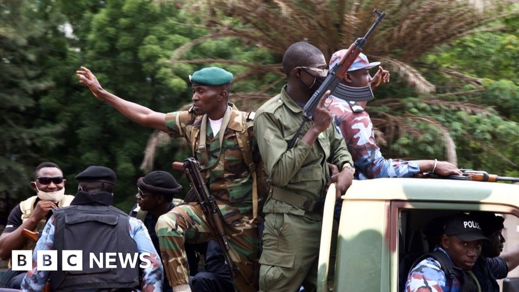 Mali coup: UN joins global condemnation of military takeover - BBC News