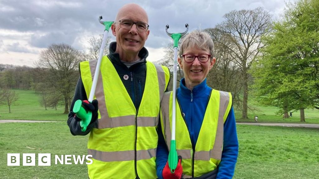 Anger at Roundhay Park parking charges plan - BBC News