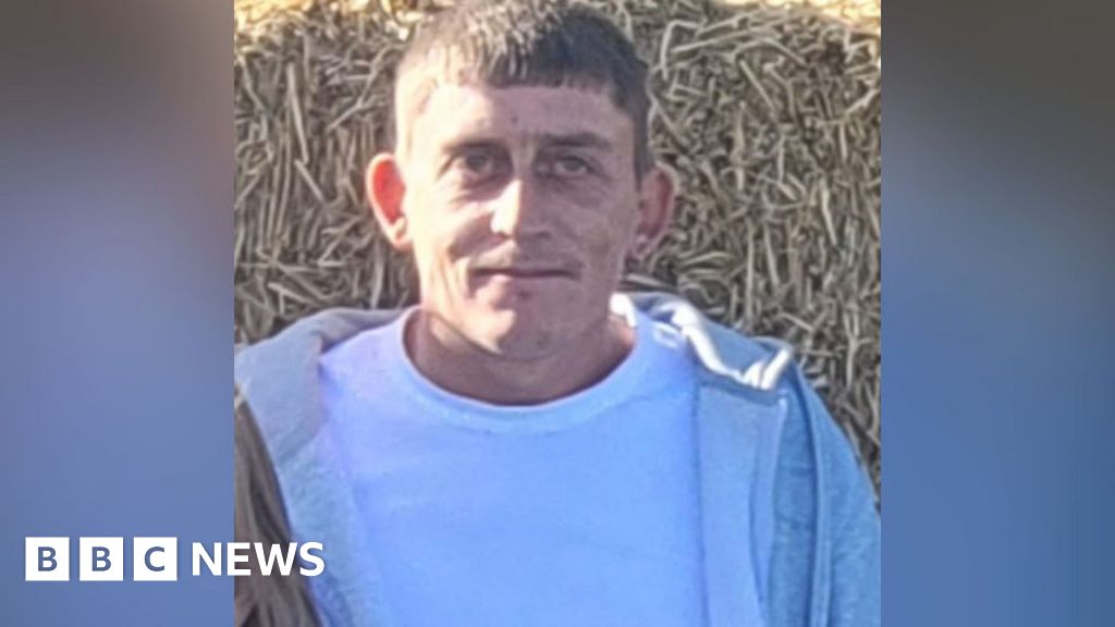 Family pay tribute to Rotherham motorbike crash victim - BBC News