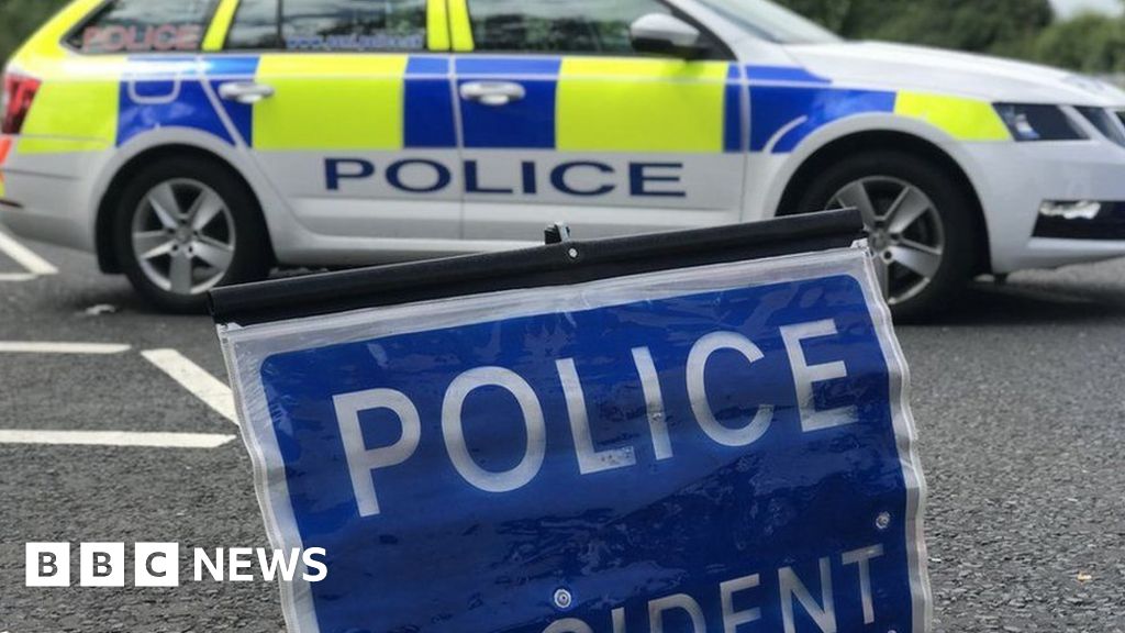 Derbyshire: Driver arrested after motorcyclist killed in crash - BBC News