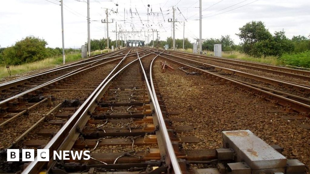 West Coast Main Line rail passengers face 16 days of disruption - BBC News