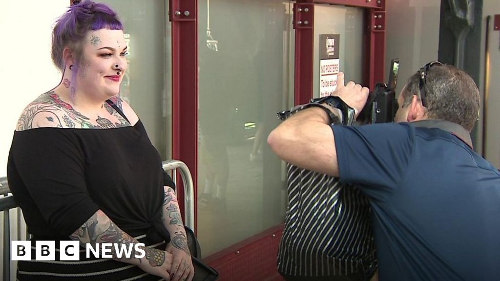 Illegal tongue-splitting procedures exposed - BBC News