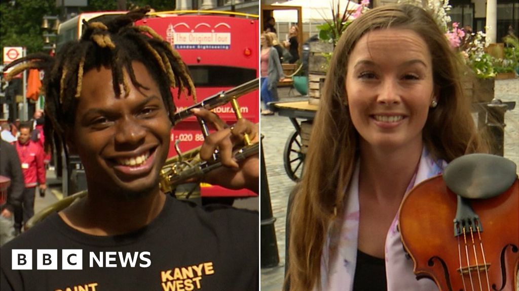 Five buskers tell us about their favourite chord - BBC News