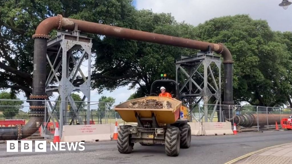 Upset over Old Portsmouth 'alien creature' sewage pipe works - BBC News