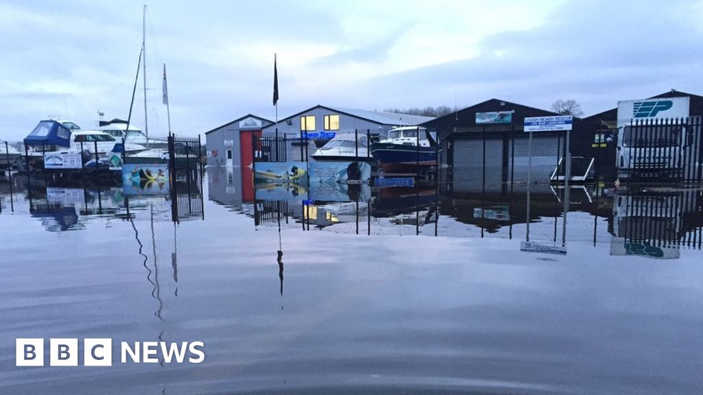NI flooding: Ministers to host meeting over response - BBC News