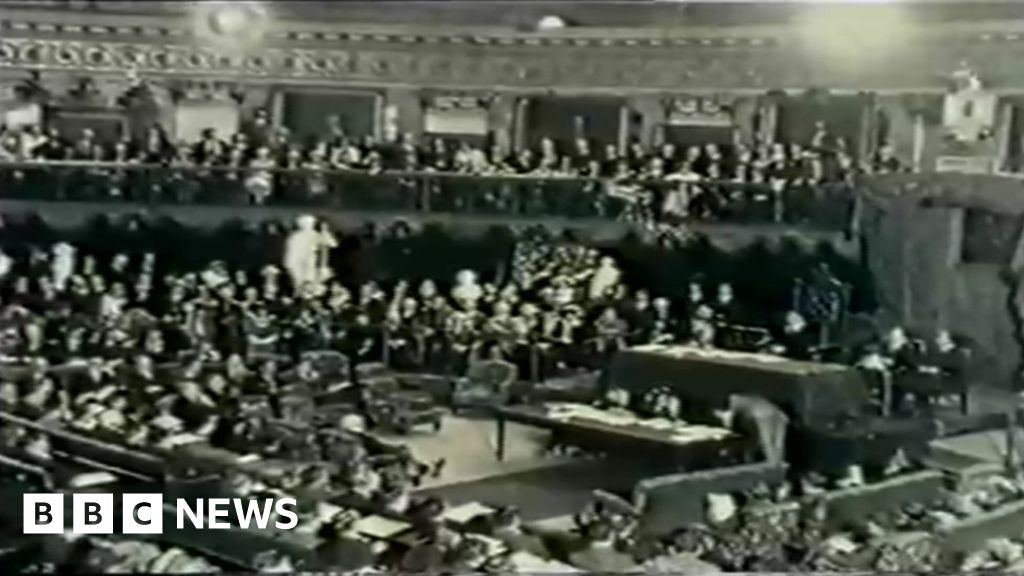 Dáil Éireann centenary commemorated in Dublin - BBC News