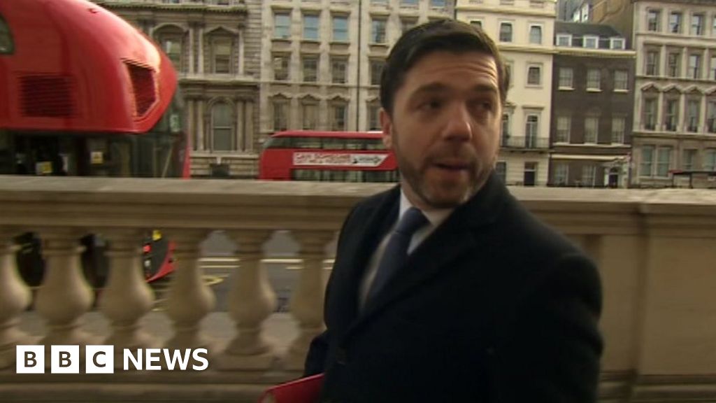 Stephen Crabb: Deal gives 'strong' basis to stay in EU - BBC News