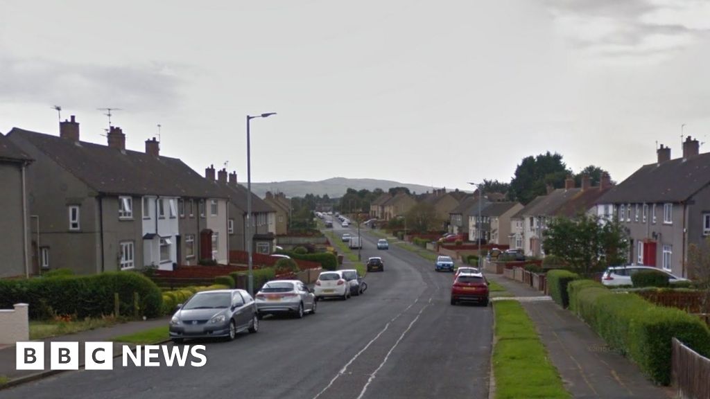 Woman airlifted to hospital after fire in Ayr - BBC News