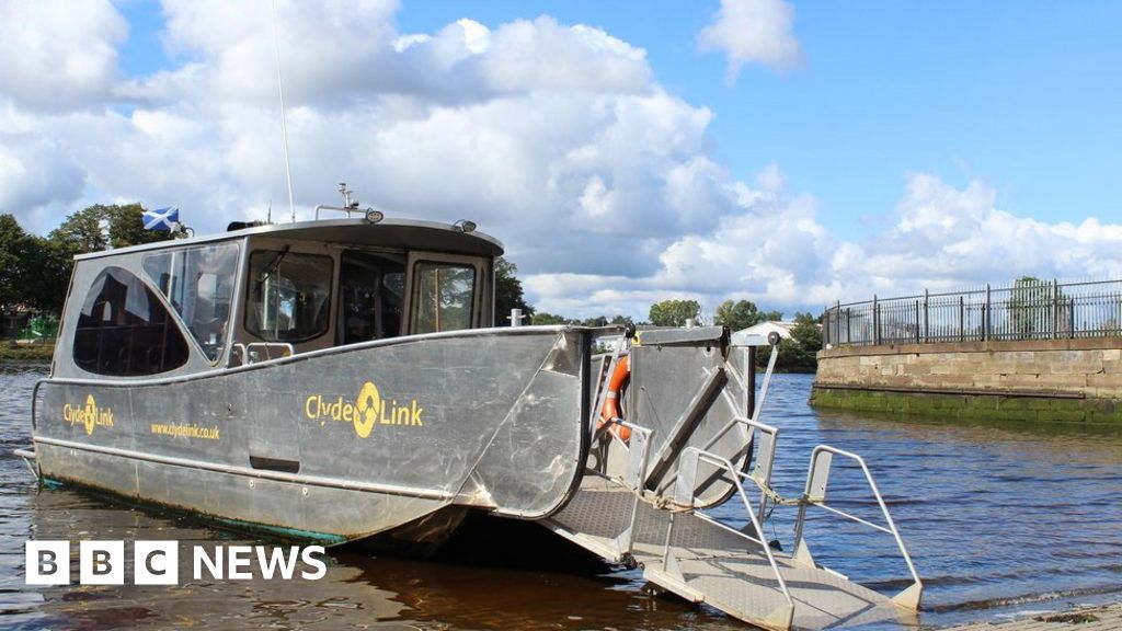Renfrew-Yoker ferry disruption enters second week - BBC News