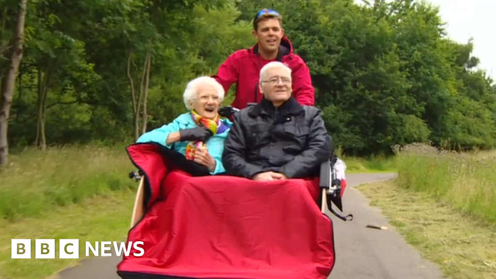 Falkirk elderly people cycle scheme film goes viral - BBC News