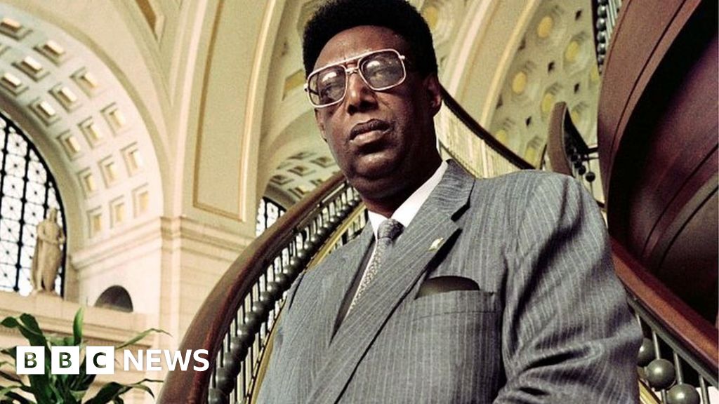 Rwanda: Body of King Kigeli V repatriated after court battle - BBC News