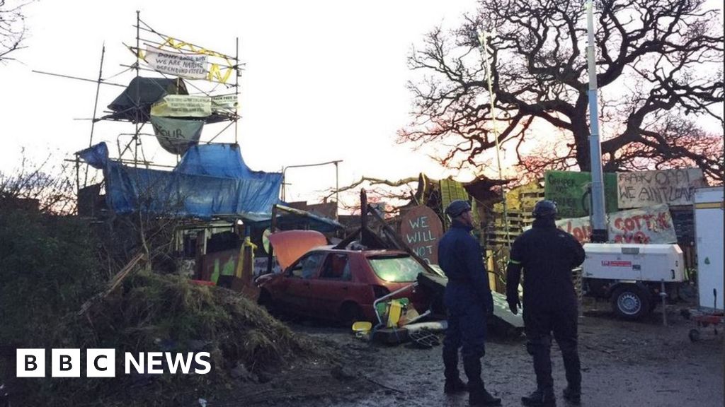 Upton anti-fracking camp: Nine charged after eviction - BBC News