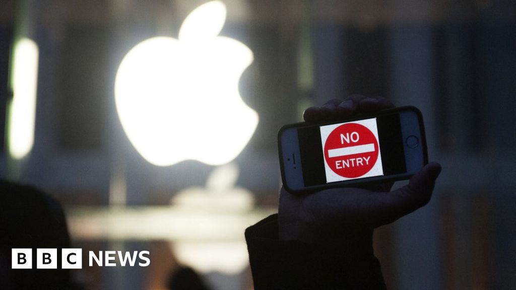 Apple v FBI: US debates a world without privacy - BBC News