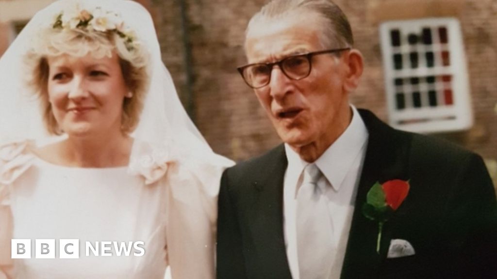 New appeal 25 years after Charles Trueman's 'hit-and-run' death - BBC News