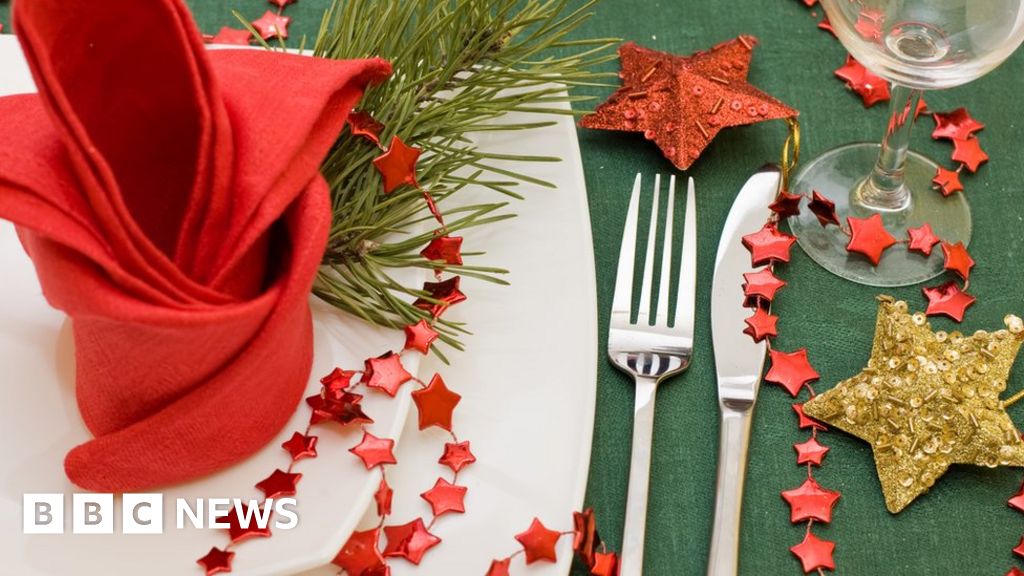 What it's like to have an eating disorder at Christmas - BBC News