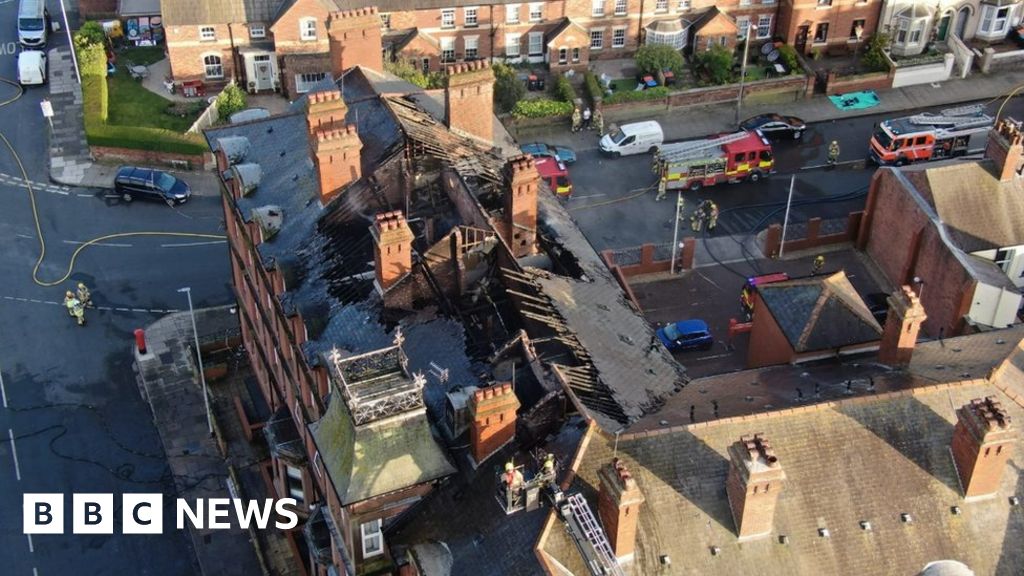 Fleetwood: Two people rescued as crews tackle fire - BBC News